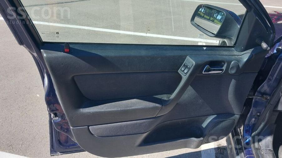 Zils Opel Astra 2001 Alūksne, ar dzinēja tilpumu 1.60 L un nobraukumu 0 tūkst. km par 1350 €, foto 13 vietnē AUTOMOTO.COM.LV
