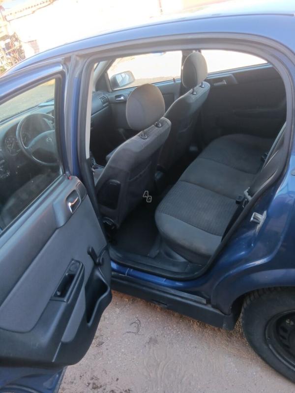 Blue Opel Astra 2003 in Utena, with an engine capacity of 2.00 L and mileage of 302 thousand km for 1000 €, photo 10 on AUTOMOTO.COM.LV