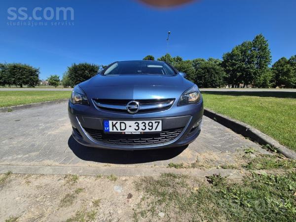 Синий Опель Астра 2015 в Кулдига, объемом двигателя 1.40 л и пробегом 55 тыс. км за 7800 €, фото 4 на AUTOMOTO.COM.LV