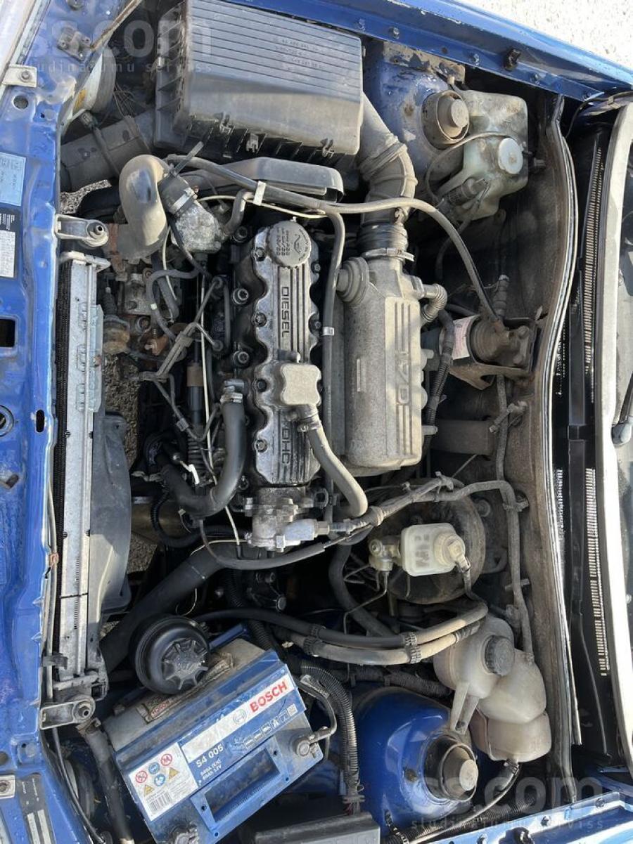 Blue Opel Astra 1993 in Riga, with an engine capacity of 1.70 L and mileage of 254 thousand km for 250 €, photo 6 on AUTOMOTO.COM.LV