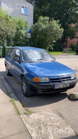 Blue Opel Astra 1993 in Riga, with an engine capacity of 1.70 L and mileage of 254 thousand km for 250 €, photo 8 on AUTOMOTO.COM.LV