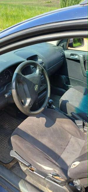 Blue Opel Astra 2000 in Lazdijai, with an engine capacity of 1.69 L and mileage of 279 thousand km for 849 €, photo 3 on AUTOMOTO.COM.LV