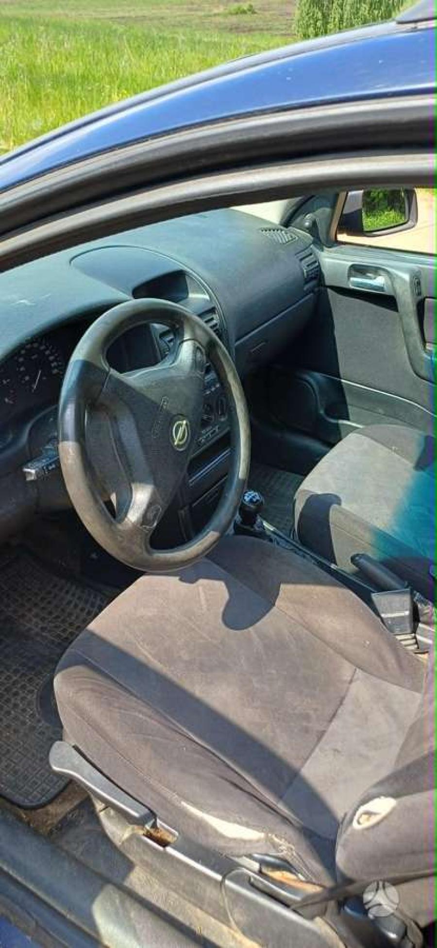 Blue Opel Astra 2000 in Lazdijai, with an engine capacity of 1.69 L and mileage of 279 thousand km for 849 €, photo 3 on AUTOMOTO.COM.LV