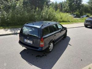 Blue Opel Astra 2002 in Vilnius, with an engine capacity of 1.69 L and mileage of 350 thousand km for 888 €, photo 4 on AUTOMOTO.COM.LV