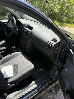 Blue Opel Astra 2002 in Vilnius, with an engine capacity of 1.69 L and mileage of 350 thousand km for 888 €, photo 6 on AUTOMOTO.COM.LV