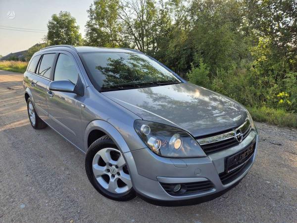 Blue Opel Astra 2004 in Alytus, with an engine capacity of 1.80 L and mileage of 282 thousand km for 1850 €, photo 2 on AUTOMOTO.COM.LV