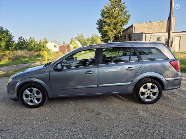 Blue Opel Astra 2004 in Alytus, with an engine capacity of 1.80 L and mileage of 282 thousand km for 1850 €, photo 7 on AUTOMOTO.COM.LV