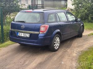 Blue Opel Astra 2005 in Daugavpils, with an engine capacity of 1.70 L and mileage of 250 thousand km for 1400 €, photo 1 on AUTOMOTO.COM.LV