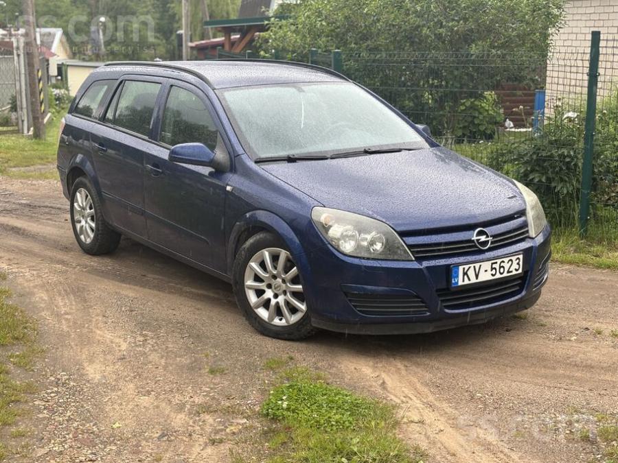 Blue Opel Astra 2005 in Daugavpils, with an engine capacity of 1.70 L and mileage of 250 thousand km for 1400 €, photo 2 on AUTOMOTO.COM.LV