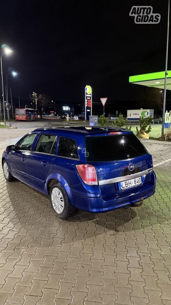 Blue Opel Astra 2005 in Vilnius, with an engine capacity of 1.70 L and mileage of 398 thousand km for 800 €, photo 4 on AUTOMOTO.COM.LV