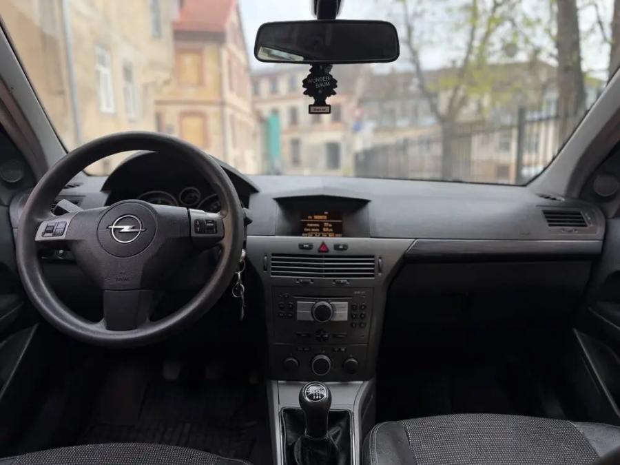 Zils Opel Astra 2005 Cēsis, ar dzinēja tilpumu 1.90 L un nobraukumu 401 tūkst. km par 1490 €, foto 14 vietnē AUTOMOTO.COM.LV