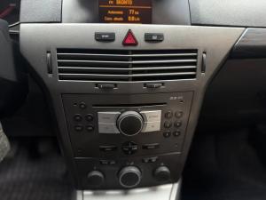 Zils Opel Astra 2005 Cēsis, ar dzinēja tilpumu 1.90 L un nobraukumu 401 tūkst. km par 1490 €, foto 16 vietnē AUTOMOTO.COM.LV