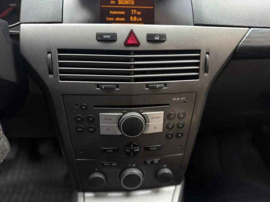 Zils Opel Astra 2005 Cēsis, ar dzinēja tilpumu 1.90 L un nobraukumu 401 tūkst. km par 1490 €, foto 16 vietnē AUTOMOTO.COM.LV