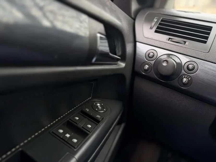 Zils Opel Astra 2005 Cēsis, ar dzinēja tilpumu 1.90 L un nobraukumu 401 tūkst. km par 1490 €, foto 17 vietnē AUTOMOTO.COM.LV