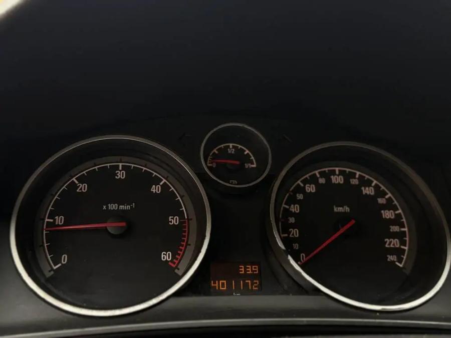 Zils Opel Astra 2005 Cēsis, ar dzinēja tilpumu 1.90 L un nobraukumu 401 tūkst. km par 1490 €, foto 18 vietnē AUTOMOTO.COM.LV