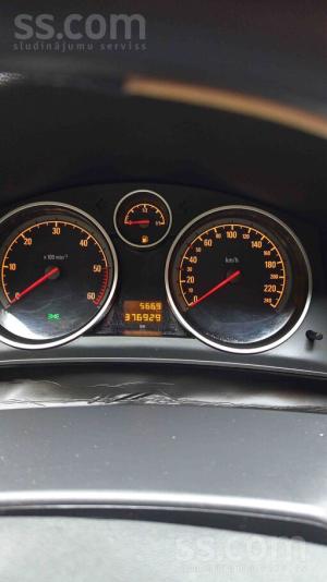 Blue Opel Astra 2005 in Kuldiga, with an engine capacity of 1.90 L and mileage of 377 thousand km for 1300 €, photo 6 on AUTOMOTO.COM.LV