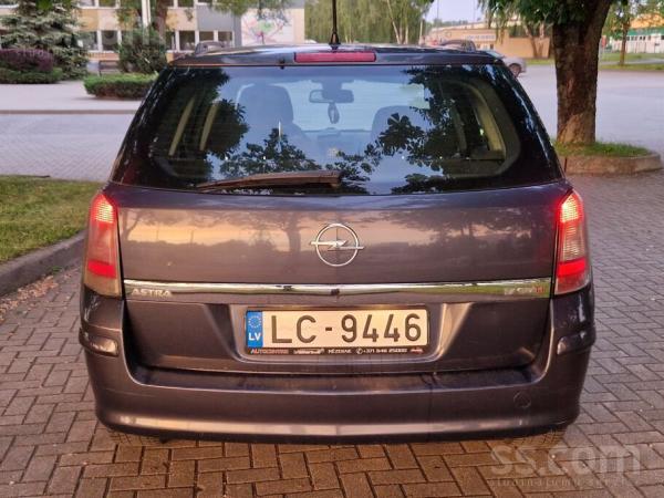 Zils Opel Astra 2006 Rīga, ar dzinēja tilpumu 1.70 L un nobraukumu 273 tūkst. km par 8500 €, foto 7 vietnē AUTOMOTO.COM.LV