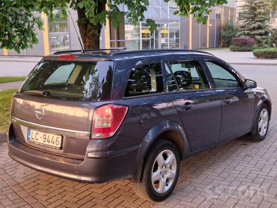 Zils Opel Astra 2006 Rīga, ar dzinēja tilpumu 1.70 L un nobraukumu 273 tūkst. km par 8500 €, foto 9 vietnē AUTOMOTO.COM.LV