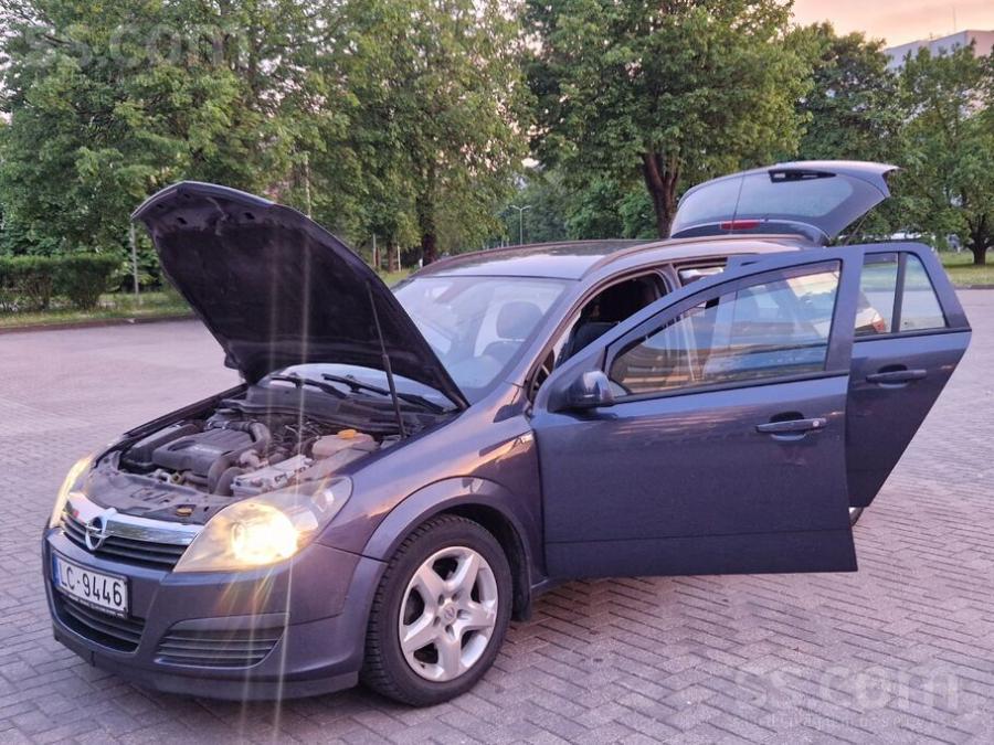 Zils Opel Astra 2006 Rīga, ar dzinēja tilpumu 1.70 L un nobraukumu 273 tūkst. km par 8500 €, foto 15 vietnē AUTOMOTO.COM.LV