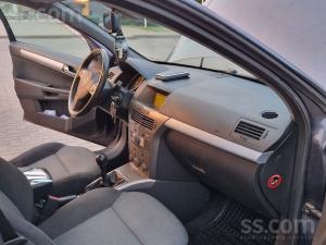 Zils Opel Astra 2006 Rīga, ar dzinēja tilpumu 1.70 L un nobraukumu 273 tūkst. km par 8500 €, foto 25 vietnē AUTOMOTO.COM.LV