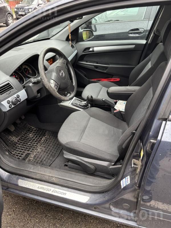 Zils Opel Astra 2006 Rīga, ar dzinēja tilpumu 1.90 L un nobraukumu 234 tūkst. km par 1600 €, foto 6 vietnē AUTOMOTO.COM.LV