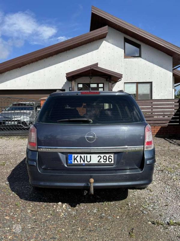 Zils Opel Astra 2006 Gargždai, ar dzinēja tilpumu 1.91 L un nobraukumu 332 tūkst. km par 1650 €, foto 2 vietnē AUTOMOTO.COM.LV