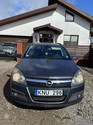 Blue Opel Astra 2006 in Gargzdai, with an engine capacity of 1.91 L and mileage of 332 thousand km for 1650 €, photo 6 on AUTOMOTO.COM.LV