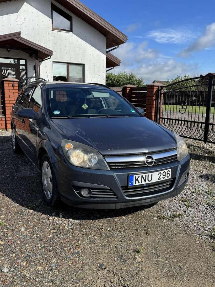 Blue Opel Astra 2006 in Gargzdai, with an engine capacity of 1.91 L and mileage of 332 thousand km for 1650 €, photo 7 on AUTOMOTO.COM.LV