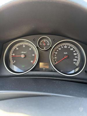 Blue Opel Astra 2006 in Gargzdai, with an engine capacity of 1.91 L and mileage of 332 thousand km for 1650 €, photo 13 on AUTOMOTO.COM.LV