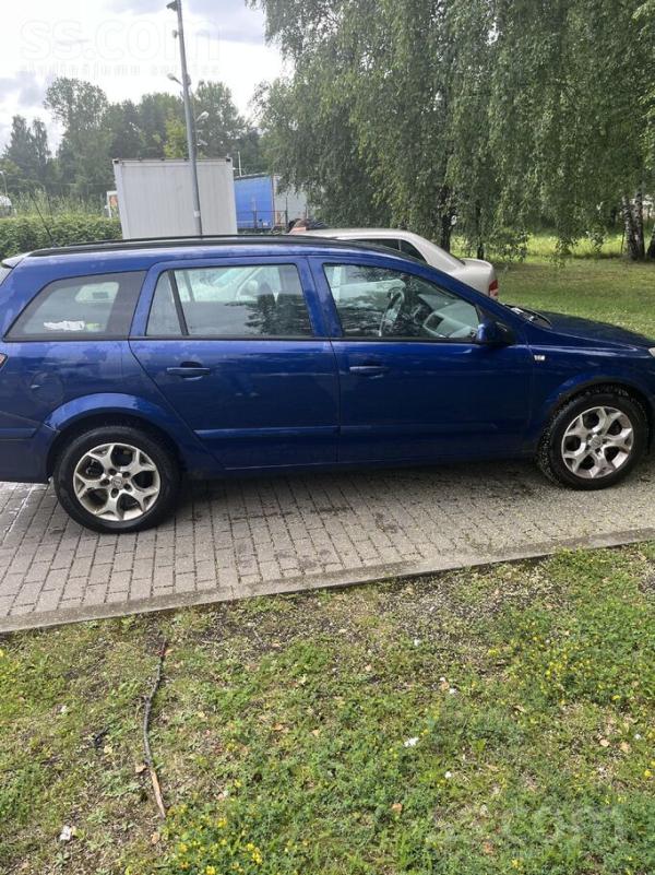 Синий Опель Астра 2006 в Рига, объемом двигателя 1.90 л и пробегом 0 тыс. км за 700 €, фото 3 на AUTOMOTO.COM.LV