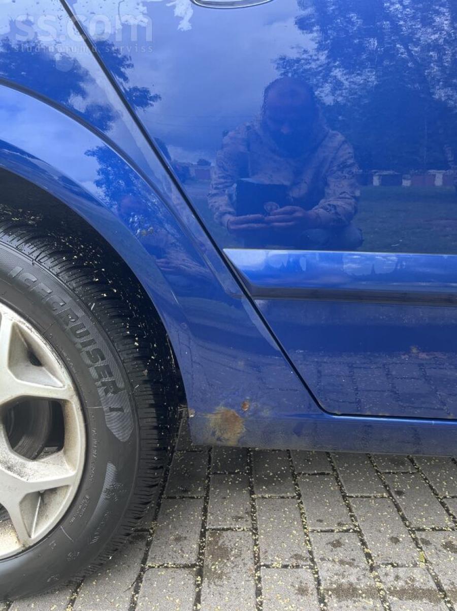 Blue Opel Astra 2006 in Riga, with an engine capacity of 1.90 L and mileage of 0 thousand km for 700 €, photo 10 on AUTOMOTO.COM.LV