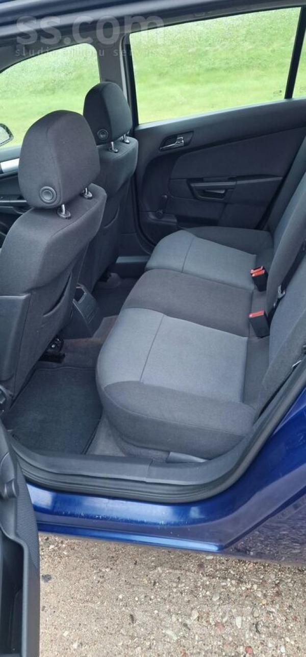 Zils Opel Astra 2006 Ventspils, ar dzinēja tilpumu 1.60 L un nobraukumu 150 tūkst. km par 2800 €, foto 10 vietnē AUTOMOTO.COM.LV