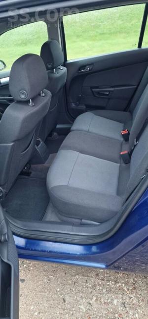 Zils Opel Astra 2006 Ventspils, ar dzinēja tilpumu 1.60 L un nobraukumu 150 tūkst. km par 2800 €, foto 10 vietnē AUTOMOTO.COM.LV