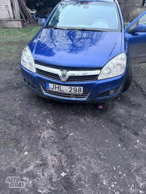 Blue Opel Astra 2007 in Panevezys, with an engine capacity of 1.90 L and mileage of 320 thousand km for 400 €, photo 2 on AUTOMOTO.COM.LV
