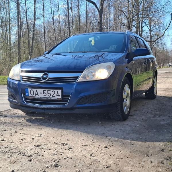 Синий Опель Астра 2007 в Рига, объемом двигателя 1.70 л и пробегом 320 тыс. км за 2130 €, фото 1 на AUTOMOTO.COM.LV