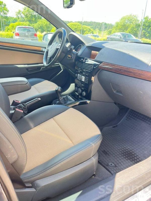 Zils Opel Astra 2007 Tukums, ar dzinēja tilpumu 1.70 L un nobraukumu 362 tūkst. km par 1100 €, foto 7 vietnē AUTOMOTO.COM.LV