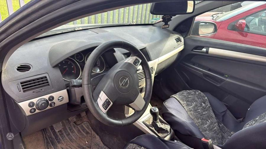 Zils Opel Astra 2007 Kauņa, ar dzinēja tilpumu 1.91 L un nobraukumu 350 tūkst. km par 700 €, foto 4 vietnē AUTOMOTO.COM.LV