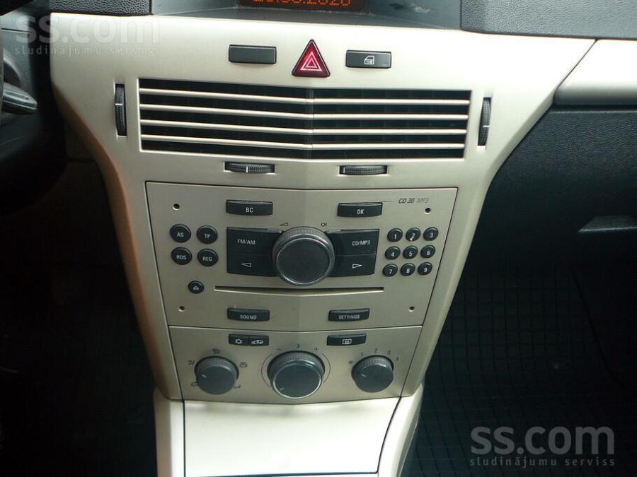Zils Opel Astra 2007 Valmiera, ar dzinēja tilpumu 1.90 L un nobraukumu 427 tūkst. km par 1490 €, foto 15 vietnē AUTOMOTO.COM.LV