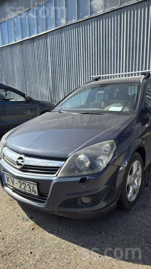 Blue Opel Astra 2008 in Riga, with an engine capacity of 1.70 L and mileage of 326 thousand km for 650 €, photo 3 on AUTOMOTO.COM.LV