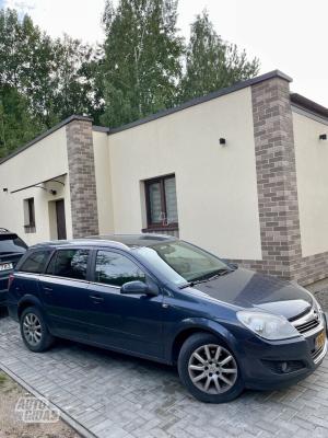 Blue Opel Astra 2008 in Vilnius, with an engine capacity of 1.60 L and mileage of 348 thousand km for 1750 €, photo  on AUTOMOTO.COM.LV