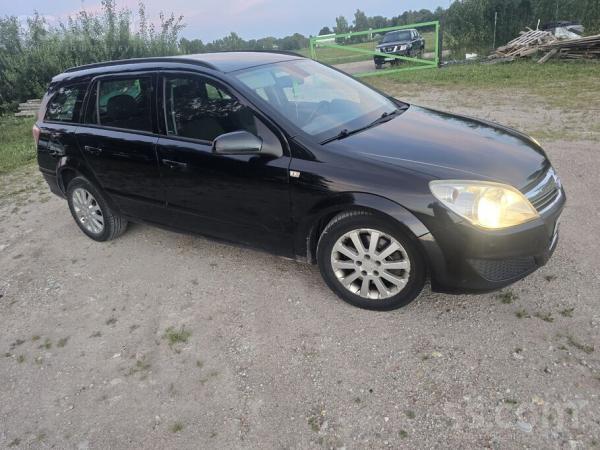 Blue Opel Astra 2008 in Ventspils, with an engine capacity of 1.90 L and mileage of 417 thousand km for 850 €, photo 2 on AUTOMOTO.COM.LV