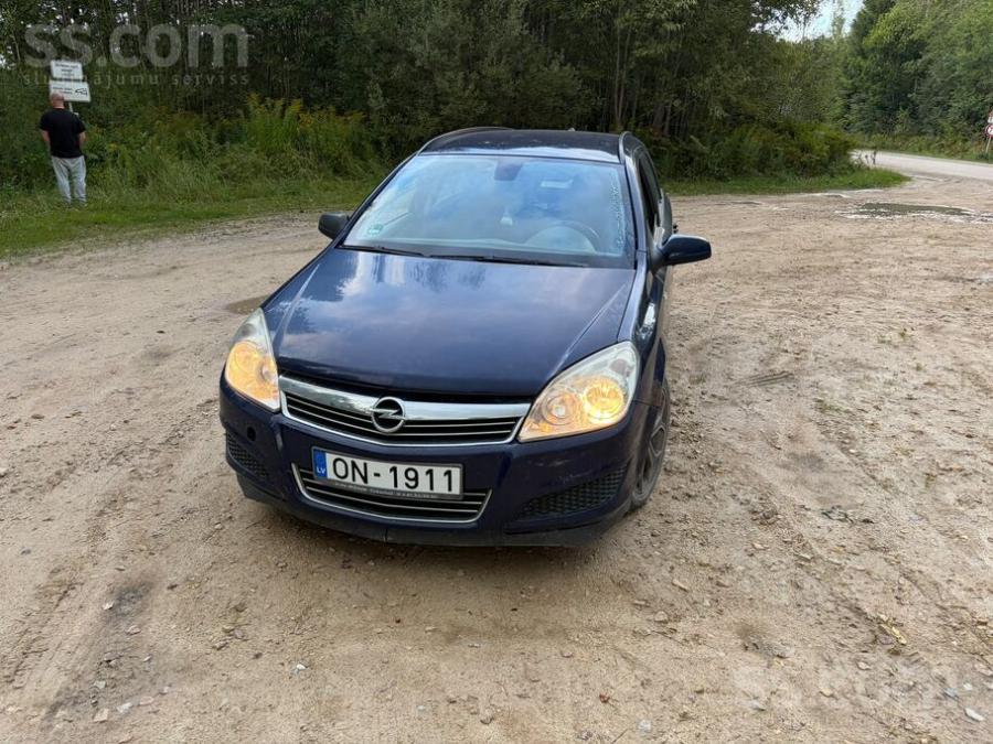 Zils Opel Astra 2008 Rīga, ar dzinēja tilpumu 1.90 L un nobraukumu 340 tūkst. km par 750 €, foto 1 vietnē AUTOMOTO.COM.LV