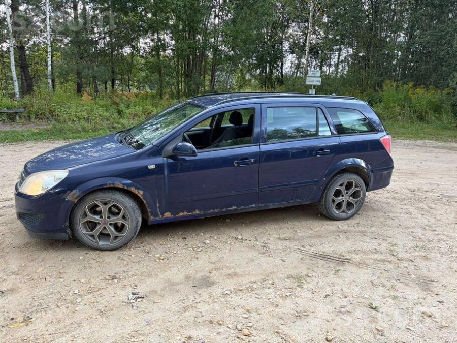 Zils Opel Astra 2008 Rīga, ar dzinēja tilpumu 1.90 L un nobraukumu 340 tūkst. km par 750 €, foto 4 vietnē AUTOMOTO.COM.LV