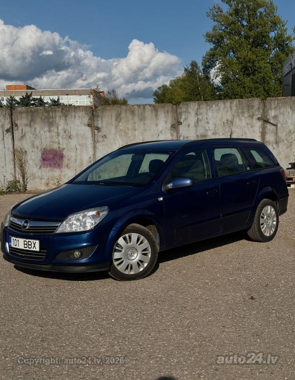 Blue Opel Astra 2009 in Tartu, with an engine capacity of 1.60 L and mileage of 342 thousand km for 1499 €, photo 3 on AUTOMOTO.COM.LV