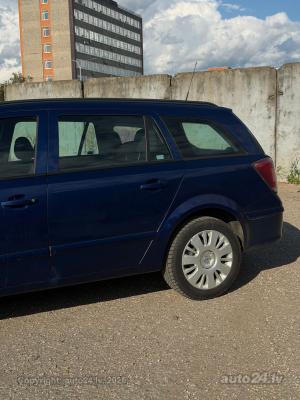 Blue Opel Astra 2009 in Tartu, with an engine capacity of 1.60 L and mileage of 342 thousand km for 1499 €, photo 5 on AUTOMOTO.COM.LV