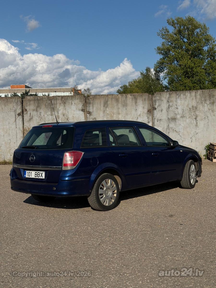 Blue Opel Astra 2009 in Tartu, with an engine capacity of 1.60 L and mileage of 342 thousand km for 1499 €, photo 8 on AUTOMOTO.COM.LV