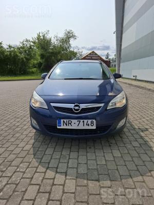 Blue Opel Astra 2010 in Riga, with an engine capacity of 1.70 L and mileage of 249 thousand km for 1050 €, photo 2 on AUTOMOTO.COM.LV