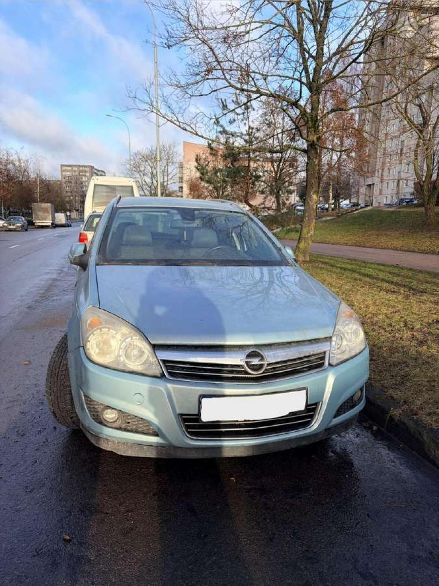 Zils Opel Astra 2010 Viļņa, ar dzinēja tilpumu 1.69 L un nobraukumu 204 tūkst. km par 990 €, foto 12 vietnē AUTOMOTO.COM.LV