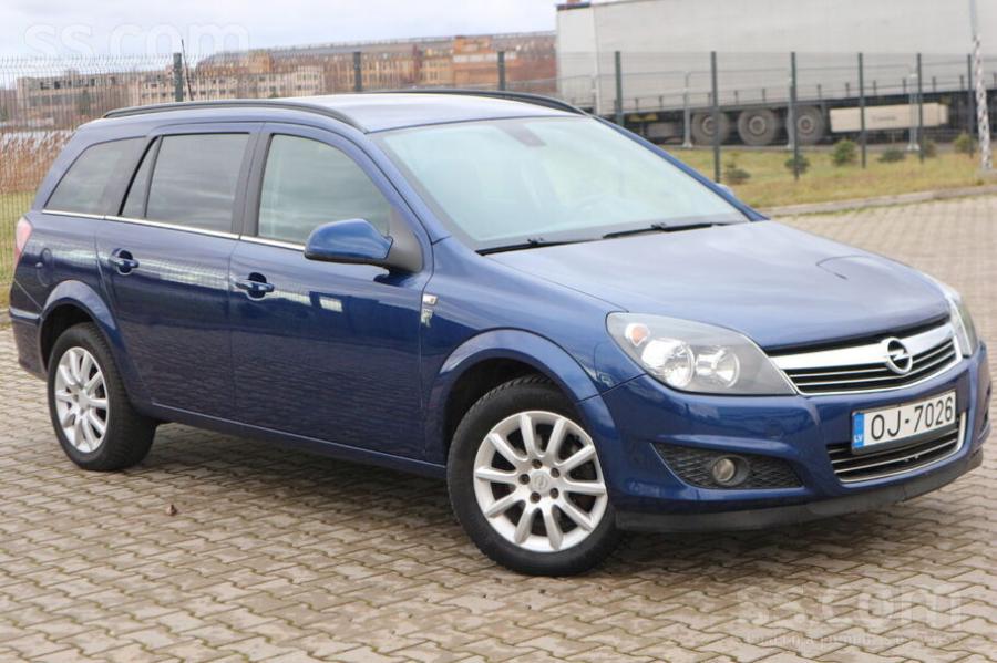 Blue Opel Astra 2010 in Riga, with an engine capacity of 1.70 L and mileage of 170 thousand km for 3200 €, photo 2 on AUTOMOTO.COM.LV