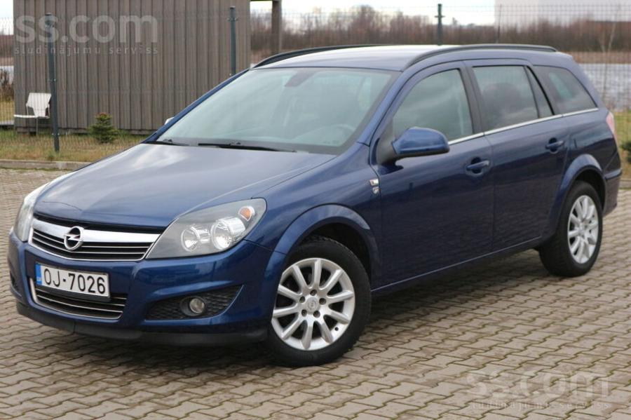 Blue Opel Astra 2010 in Riga, with an engine capacity of 1.70 L and mileage of 170 thousand km for 3200 €, photo 4 on AUTOMOTO.COM.LV